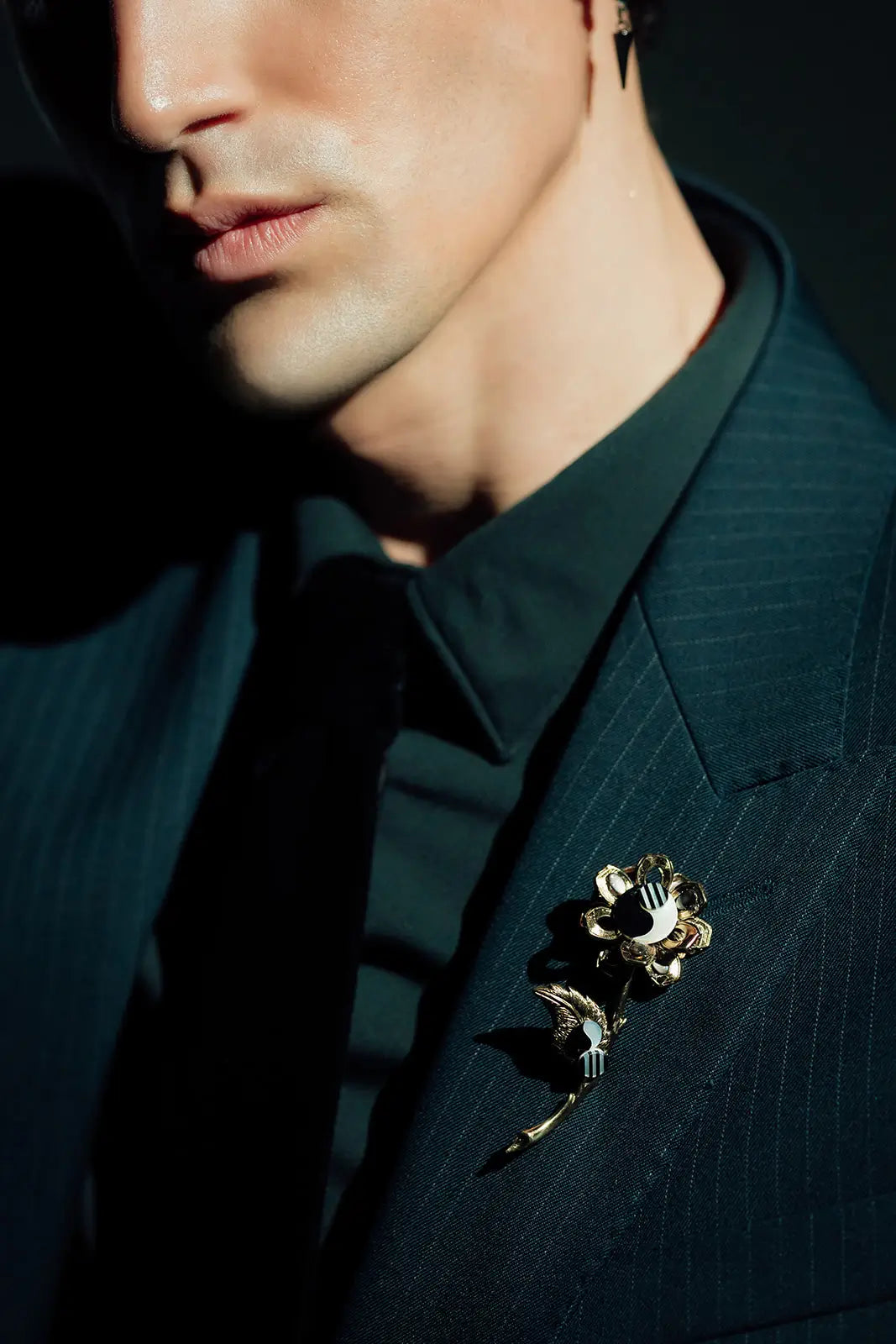 LEE LAPEL PIN – mariaelenaheadpieces